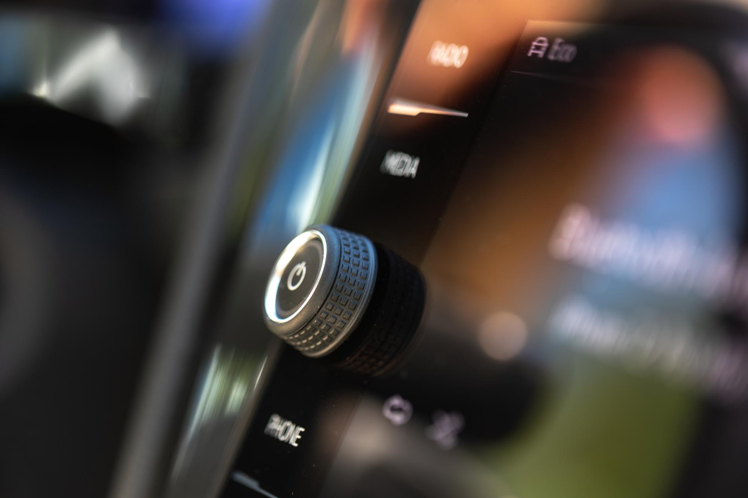 How Much Does It Cost to Install Car Audio? - Carlos repairs